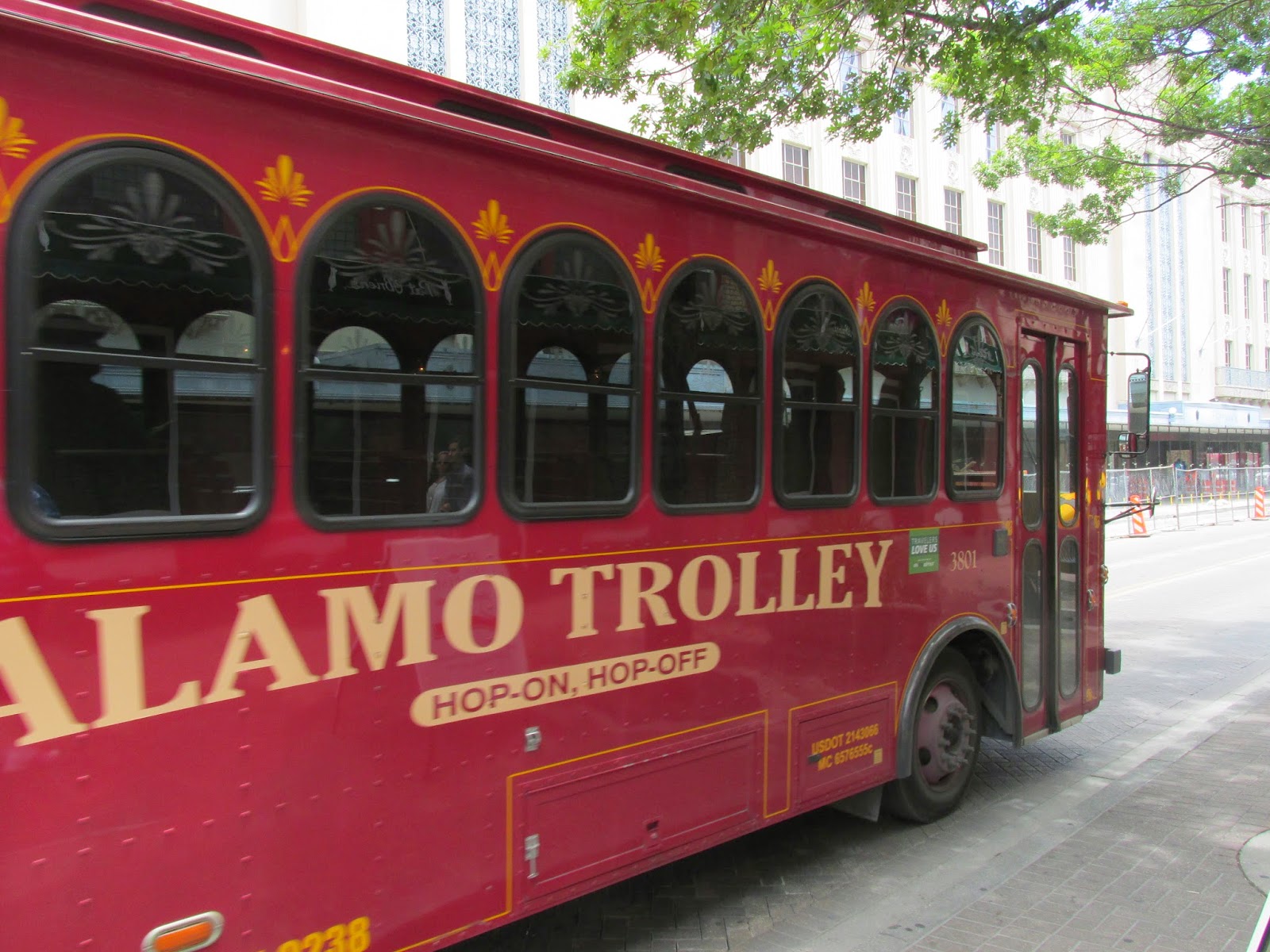 Eddie's Rail Fan Page: The locally popular Alamo Trolley sightseeing ...